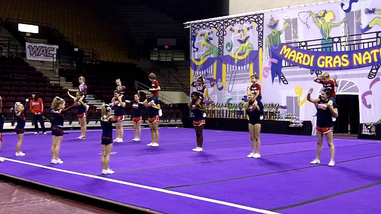 Manning Cheer Cats Special Needs - YouTube