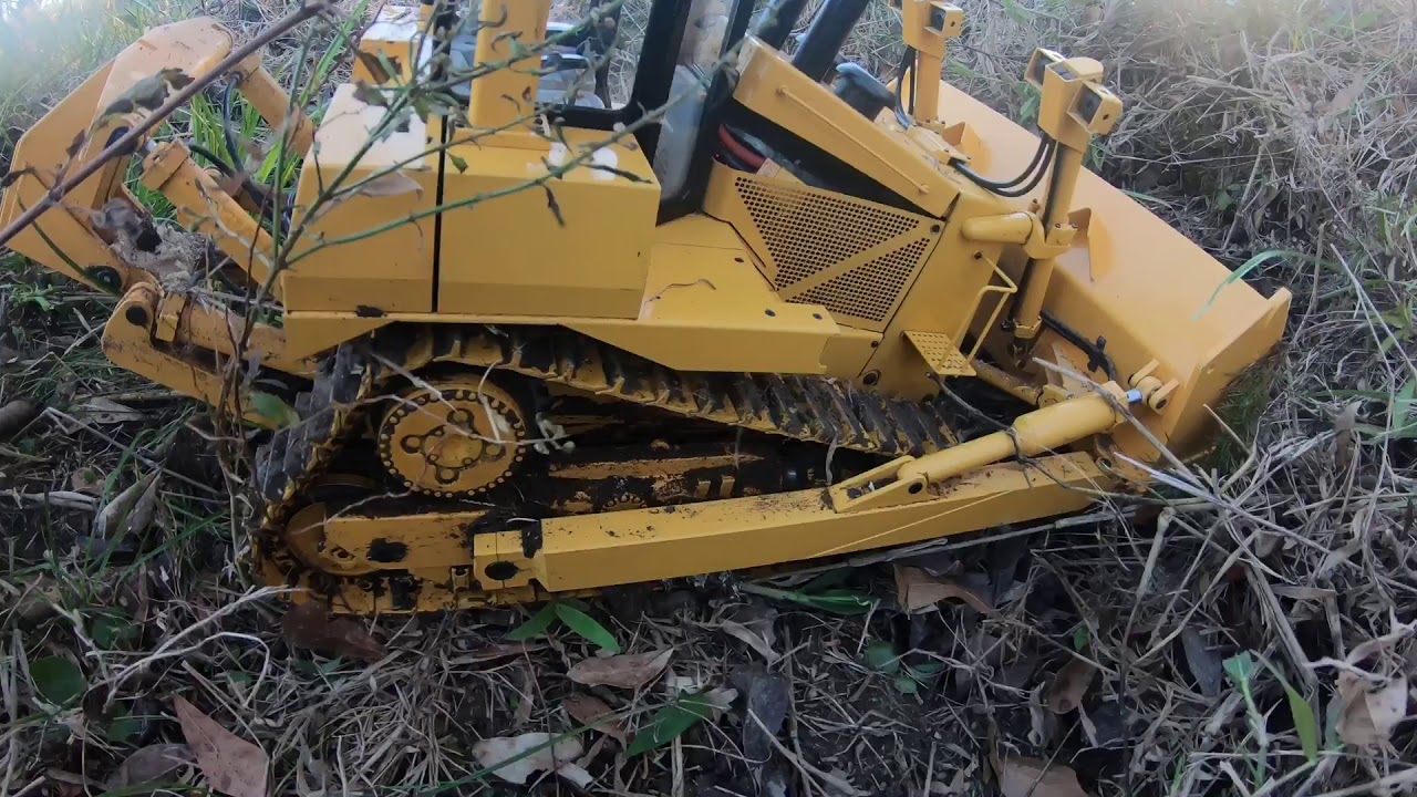 Clearing land with the new root rake for the first time. RC4WD Dozer ...