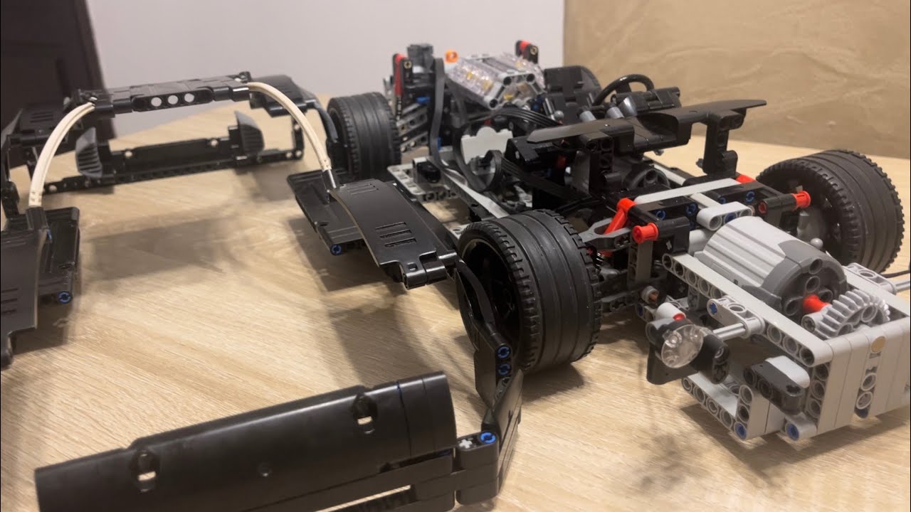 My LEGO Technic 1:10 Supercar MOC Modular Chassis - YouTube