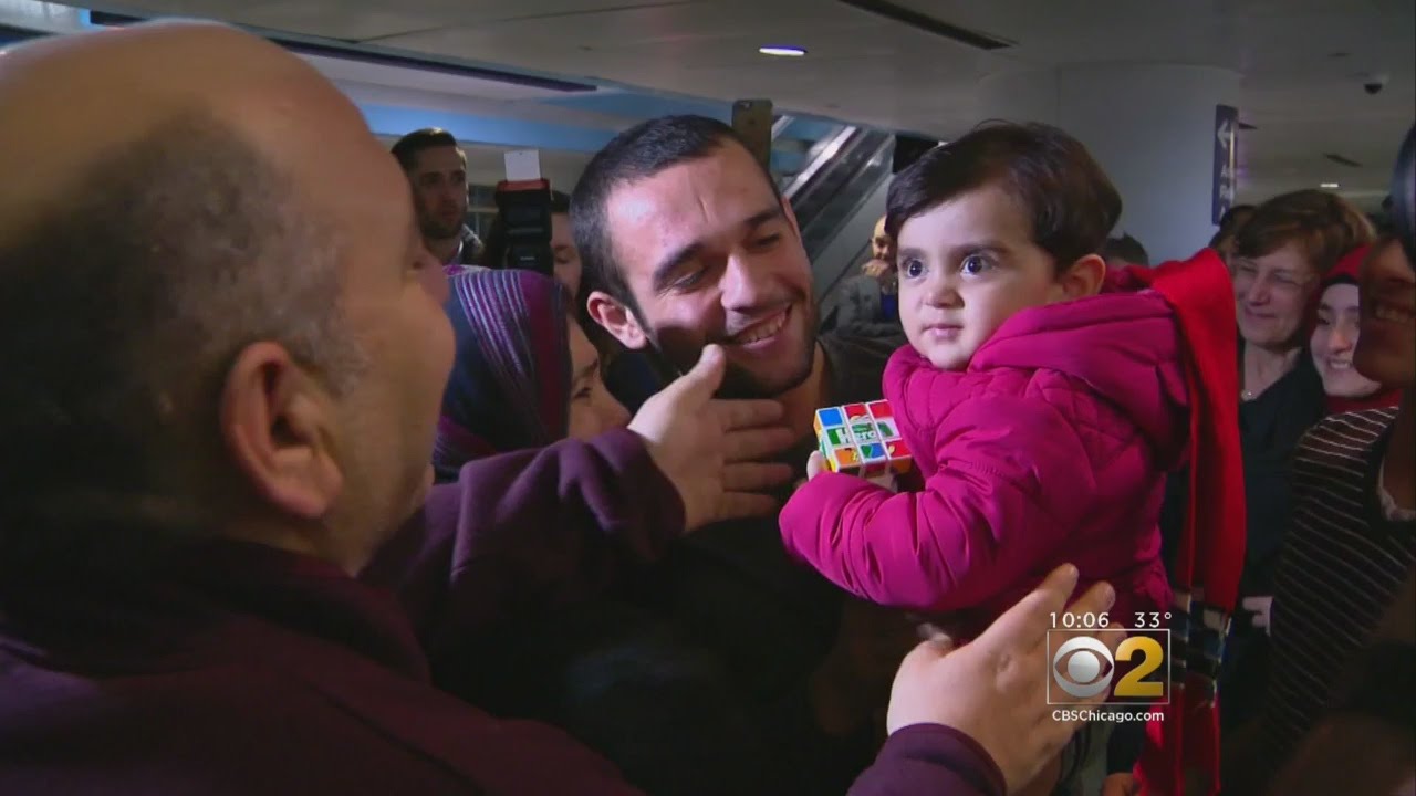 Syrian Family Reunited At O'Hare - YouTube