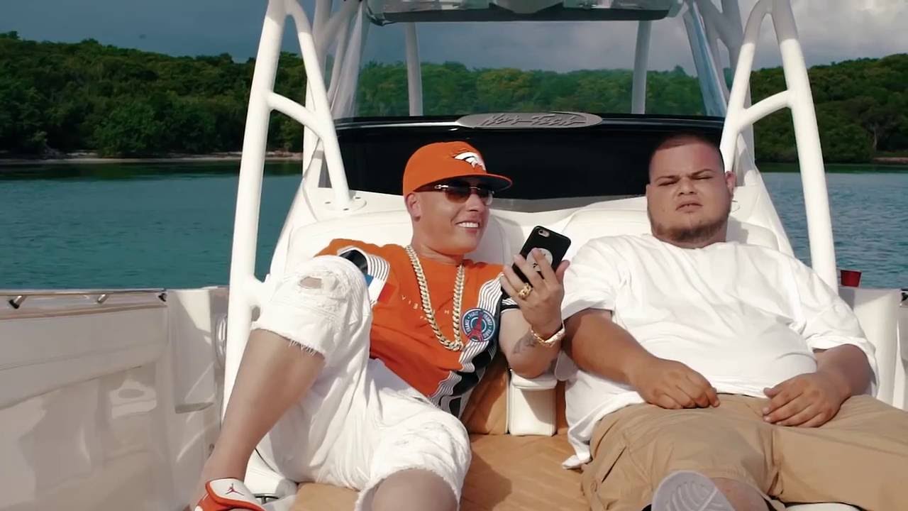 DM Mueka ft Cosculluela Video Oficial - YouTube