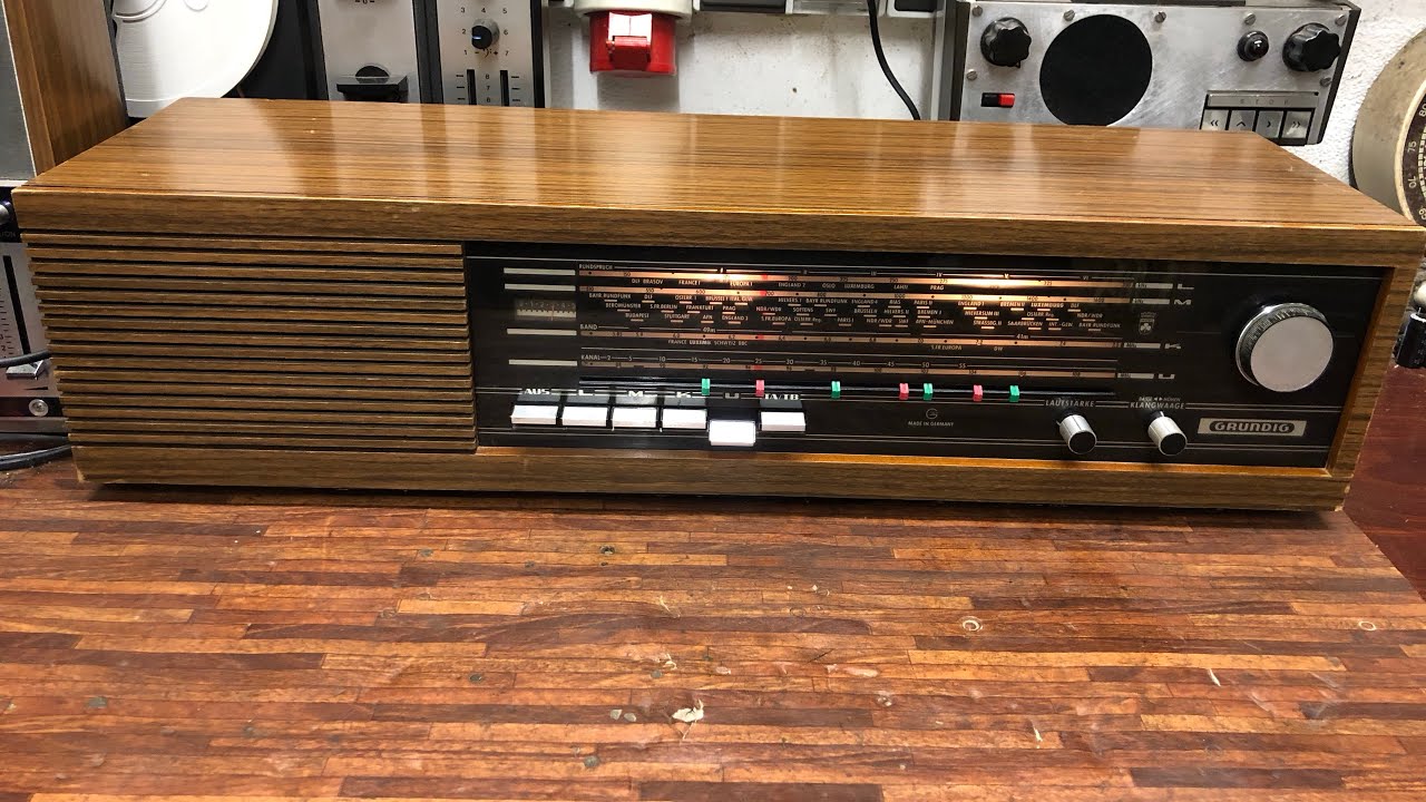 Grundig RF 153 Radio Baujahr 1967-1973 Reparatur und Testlauf. - YouTube