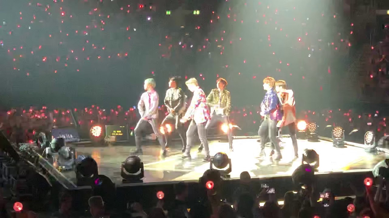 Bts Berlin D1 DNA “ Loveyourself Tour “ 161018 - YouTube