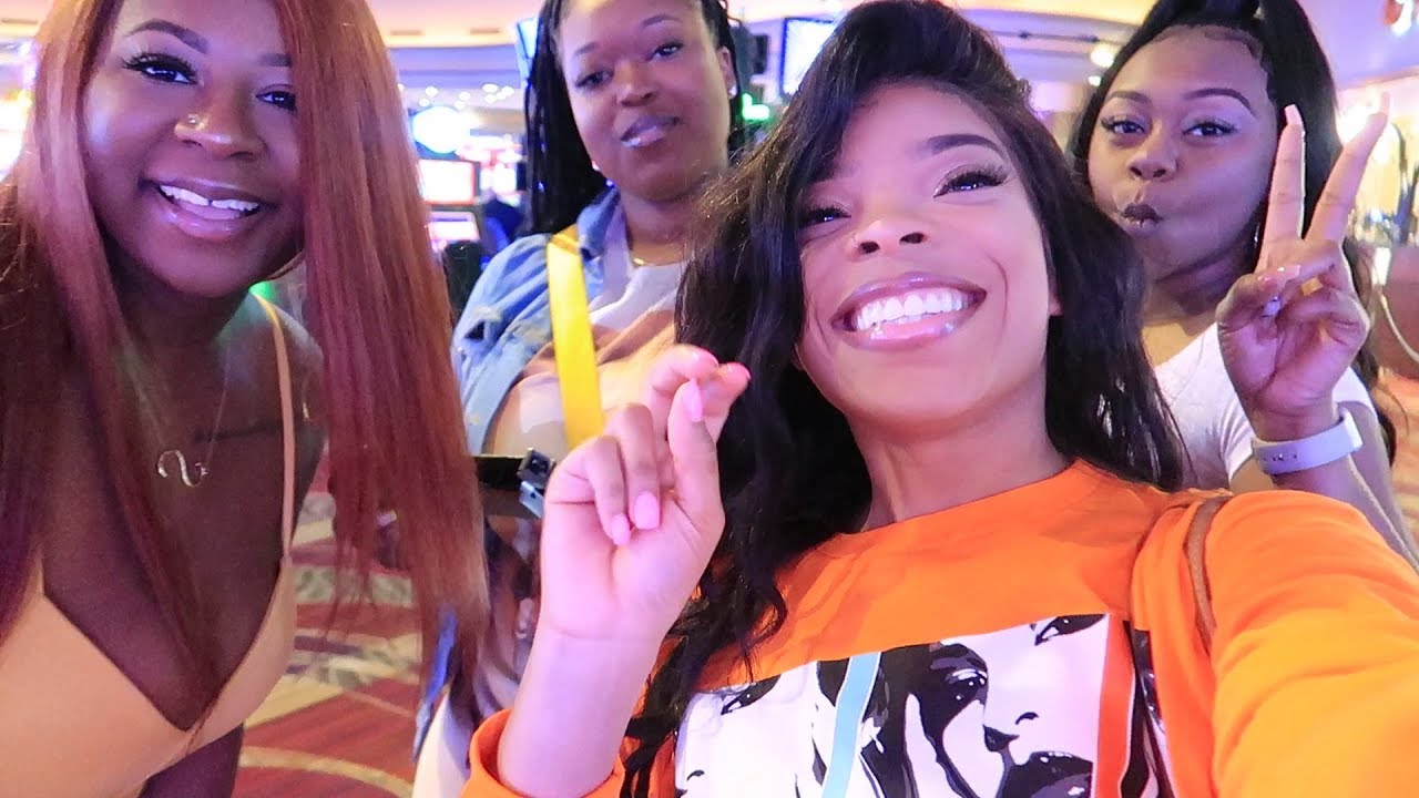 VEGAS TRIP VLOG! | Spring break! | CRAZY ROLLER COASTER RIDES! - YouTube