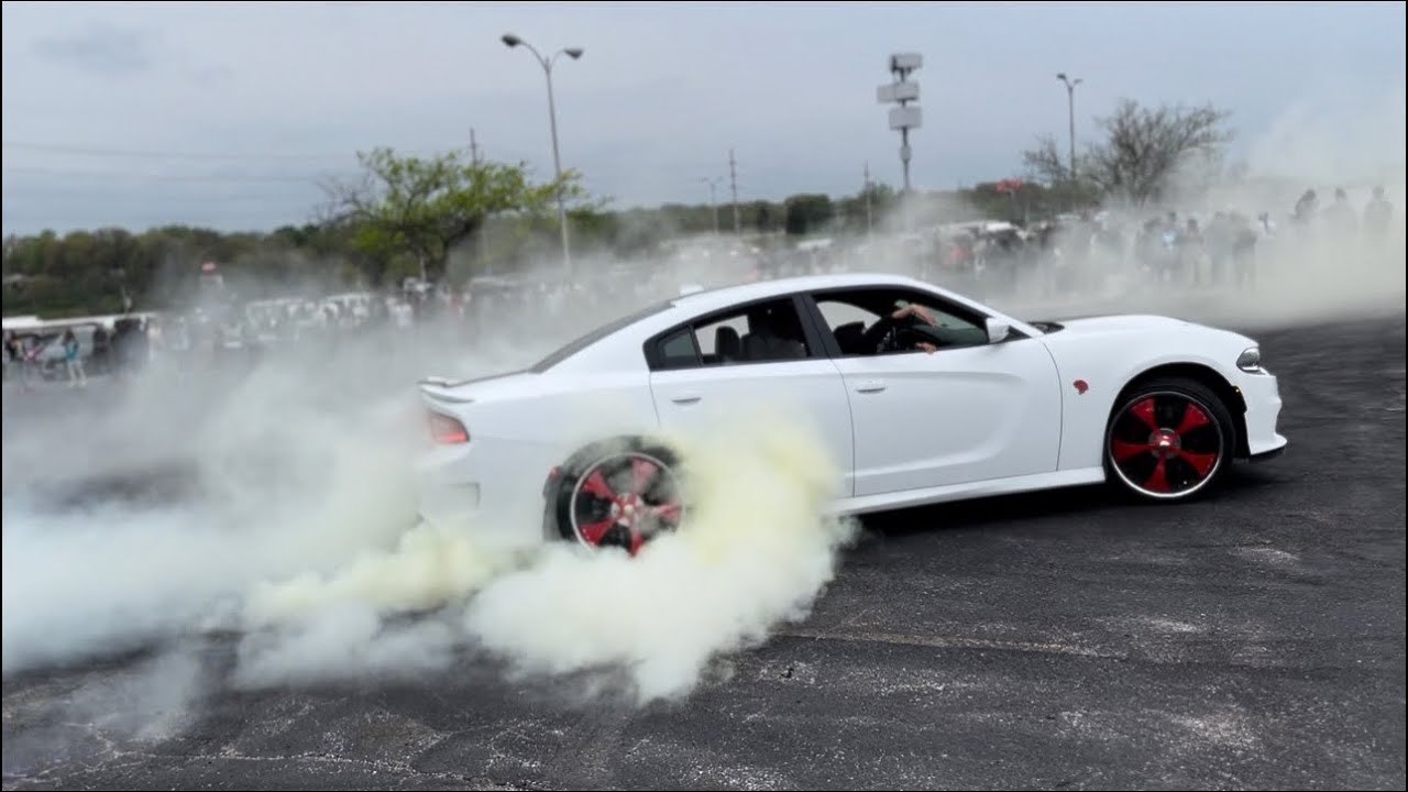 FIRST IN THE WORLD HELLCAT ON SPINNERS | St. Louis Mopar Legal Pit ...