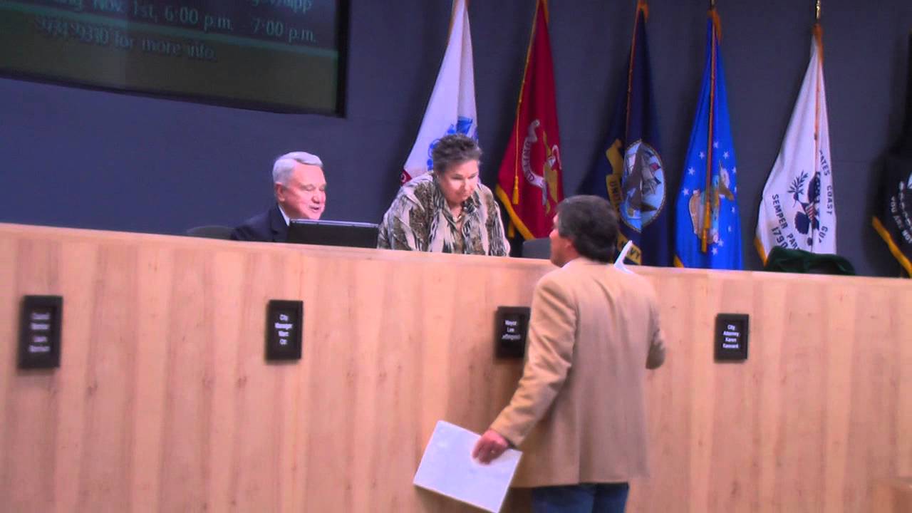 Mayor Lee Leffingwell meets Richard Suttle, all smiles before Austin ...
