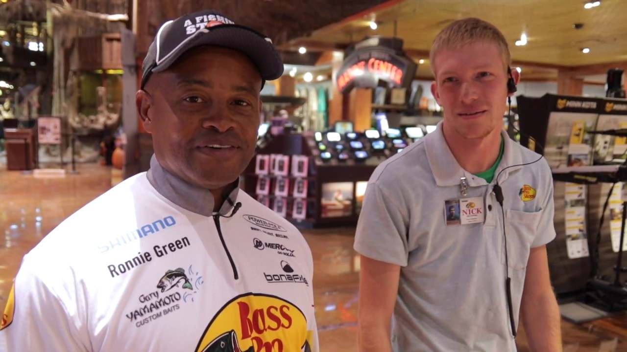 Talking Fishing Reels with Bass Pro Shops Employee - YouTube