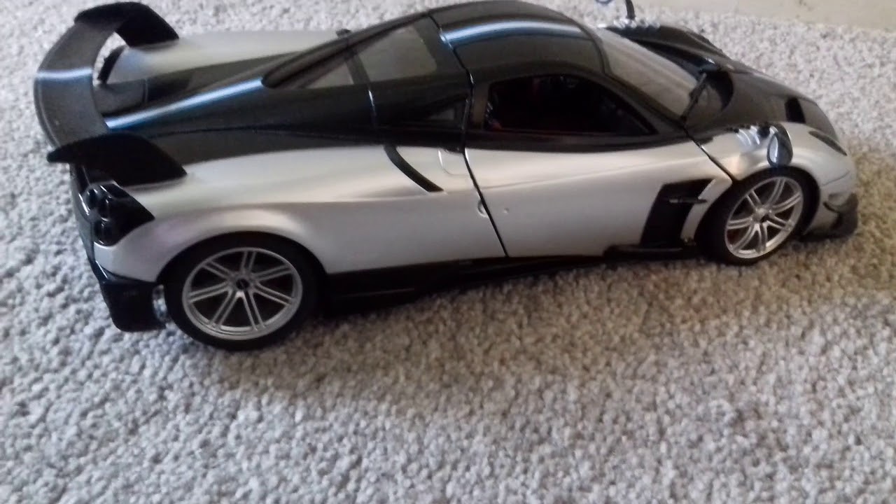 Looks and Design of Pagani Huayra BC Remote Control Toy Car - YouTube