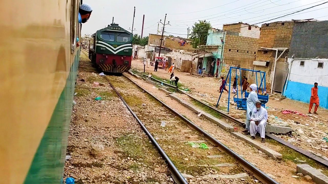 Pakistan Railways:47up Rehman Baba Express departing Landhi Junction ...