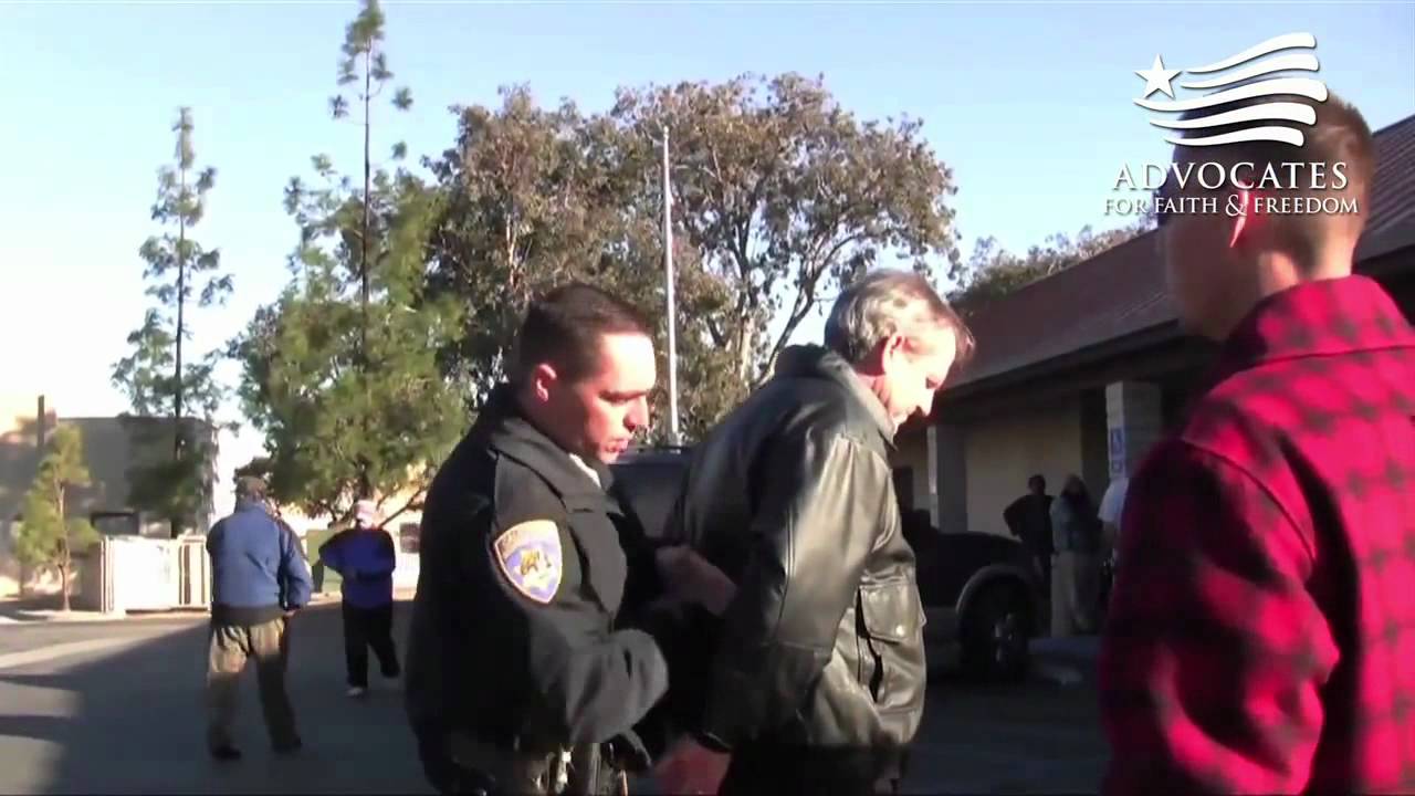 HEMET: Church members preach outside DMV - YouTube