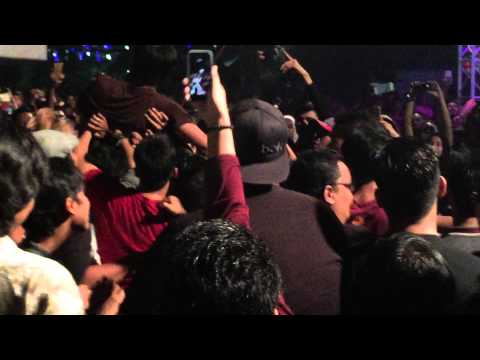 Hujan - Ludah Amerika - Live At Weekend At The Park 2015