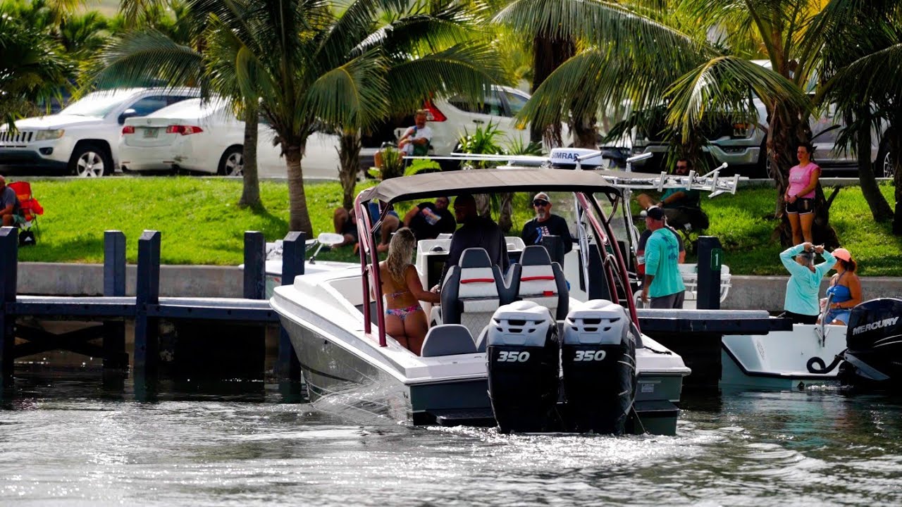 Cigarette Boats and Miami Heat ! Chit Show at Black Point Boat Ramp ...