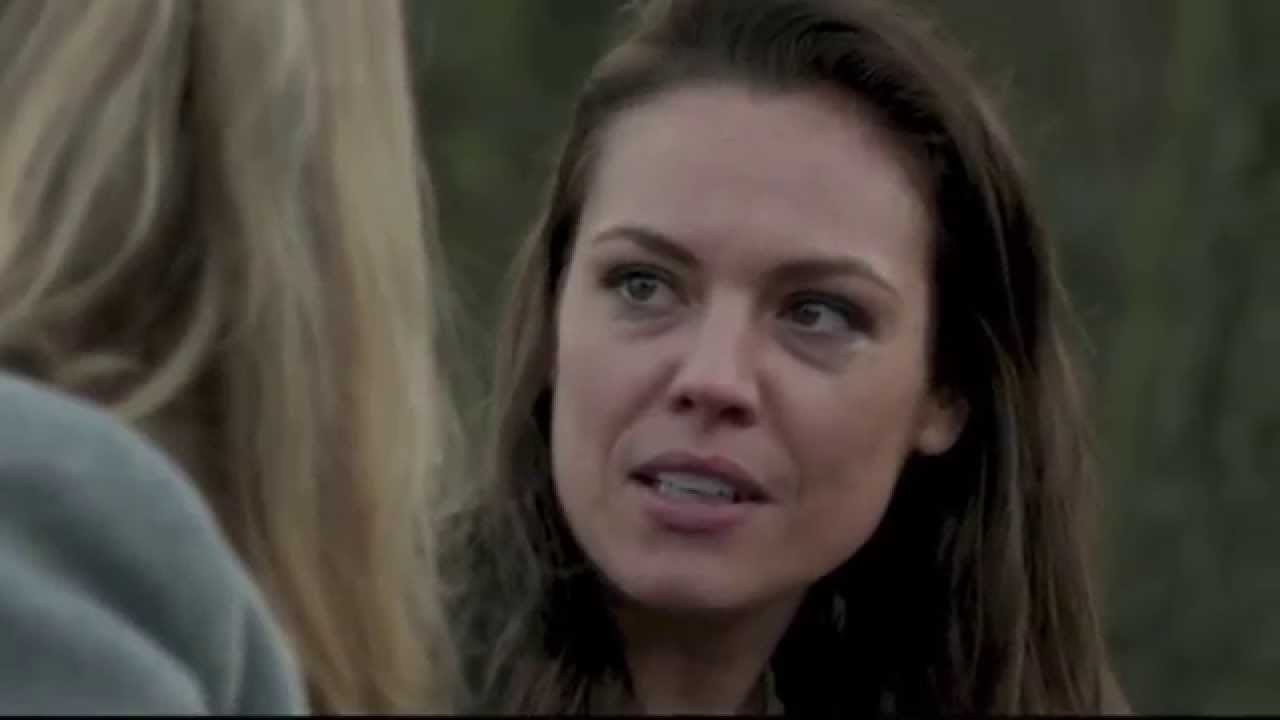 Once Upon A Time 4x20 - Maleficent Gives Lily the Baby Rattle - YouTube