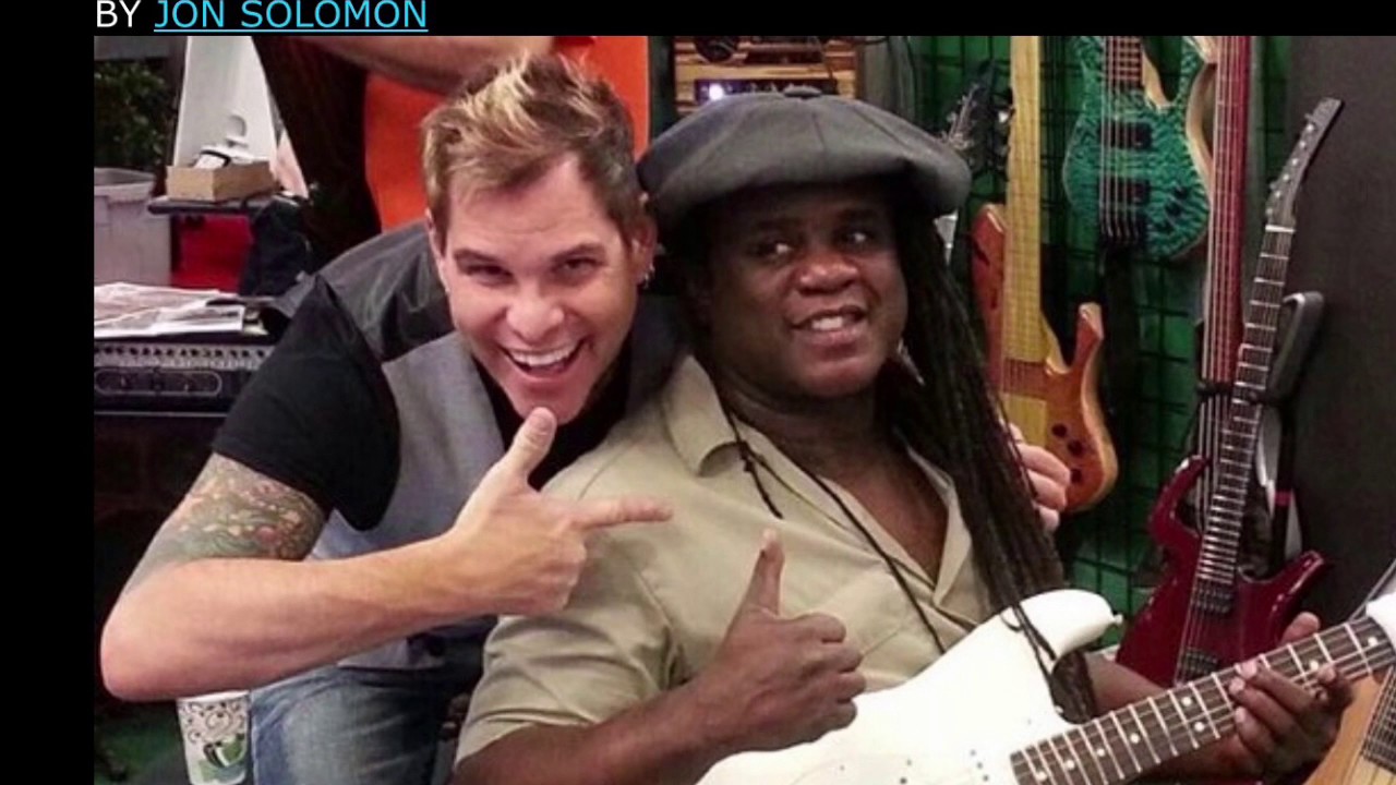 Lok-N-Roll Compensated Locking Nut & Lok-N-Roll Tuner System for locking nuts - YouTube