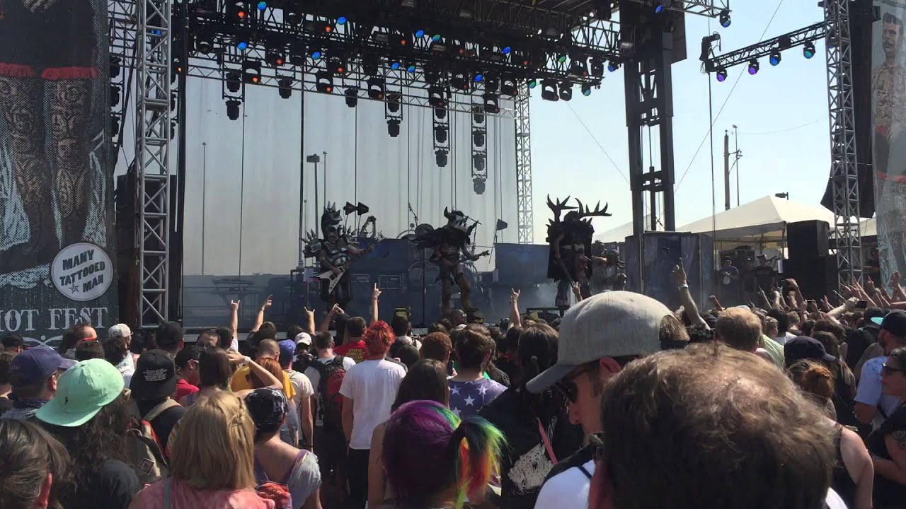 GWAR – First few songs – Riot Fest Denver 2015 - 08.29.15 - YouTube
