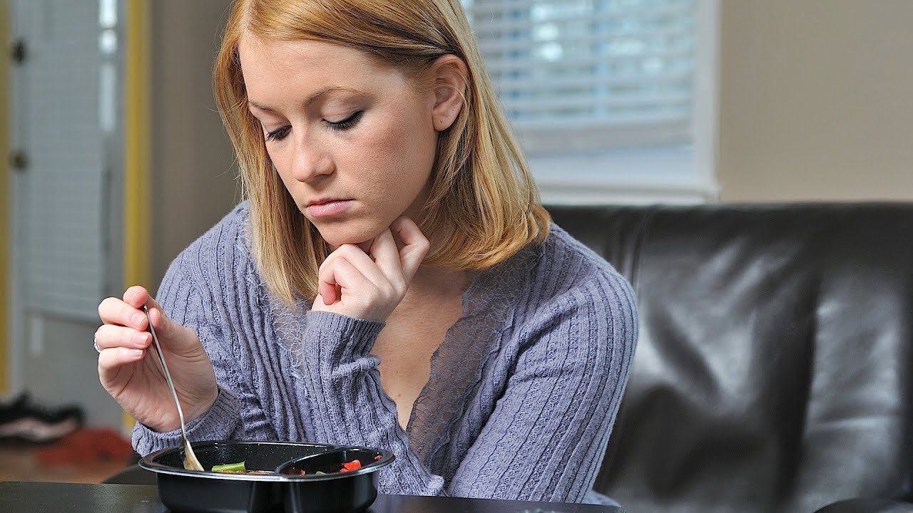 Overcoming a Compulsive Eating Disorder | Eating Disorders - YouTube