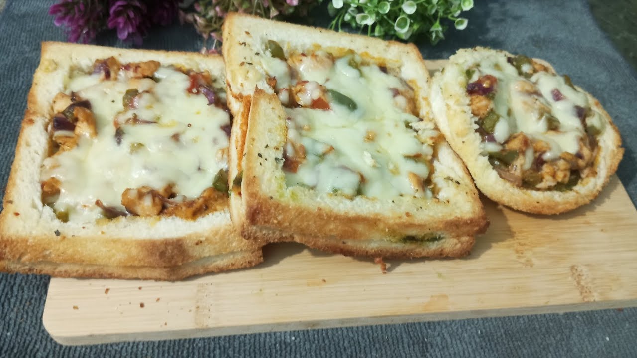 Crispy Chicken Cheese Toast Pizza - YouTube