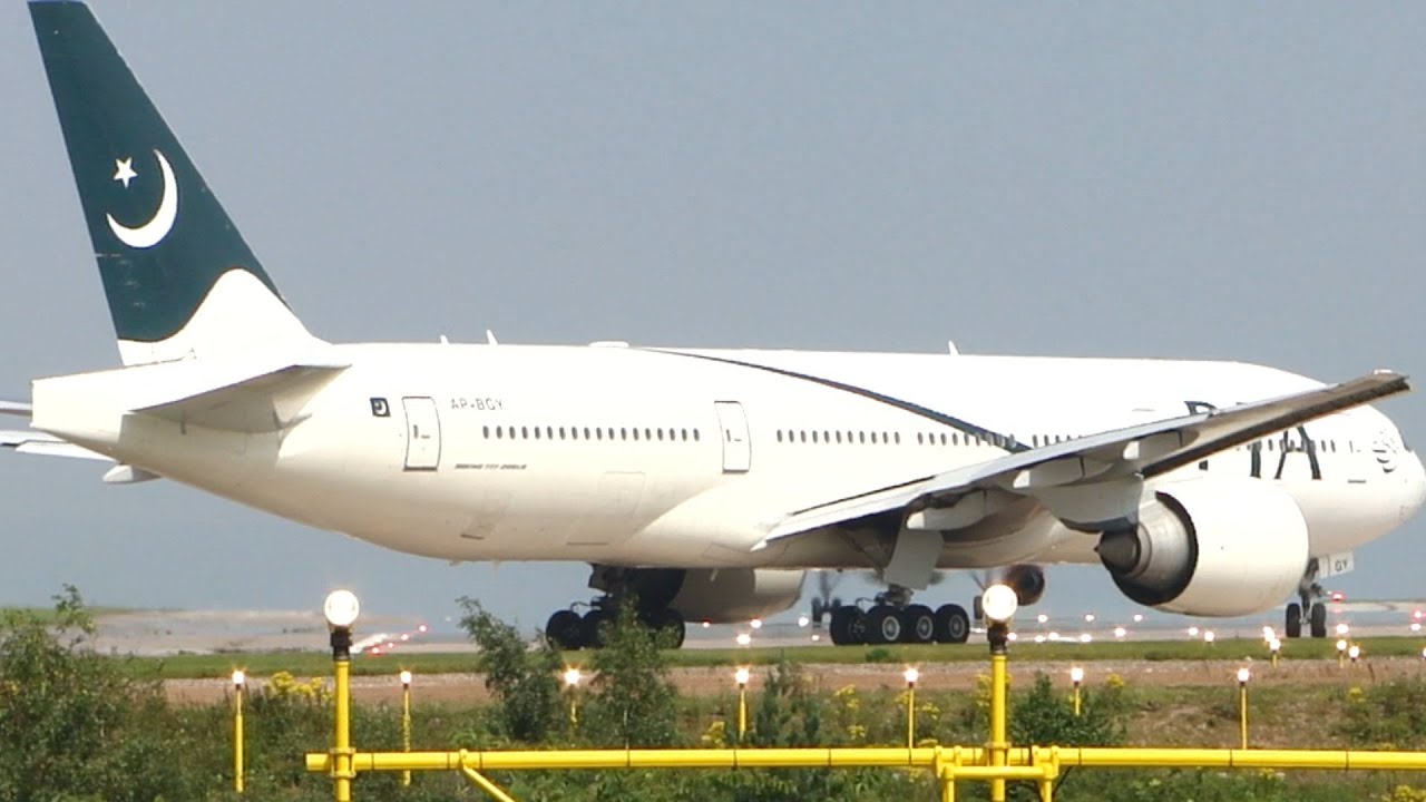 PIA B777 rear view take-off at Manchester - YouTube