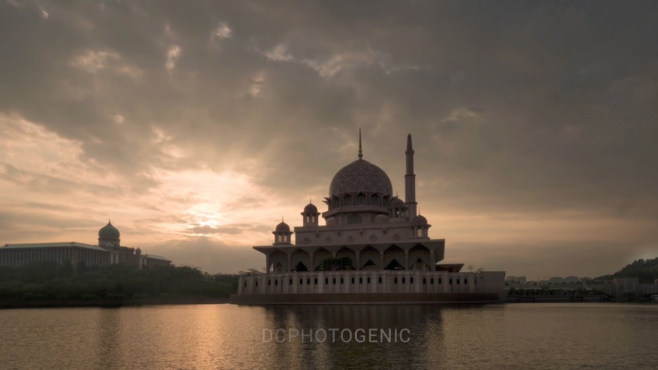 Amazing Malaysia - 4K time lapse Sunrise of Putra Mosque @ Putrajaya ...