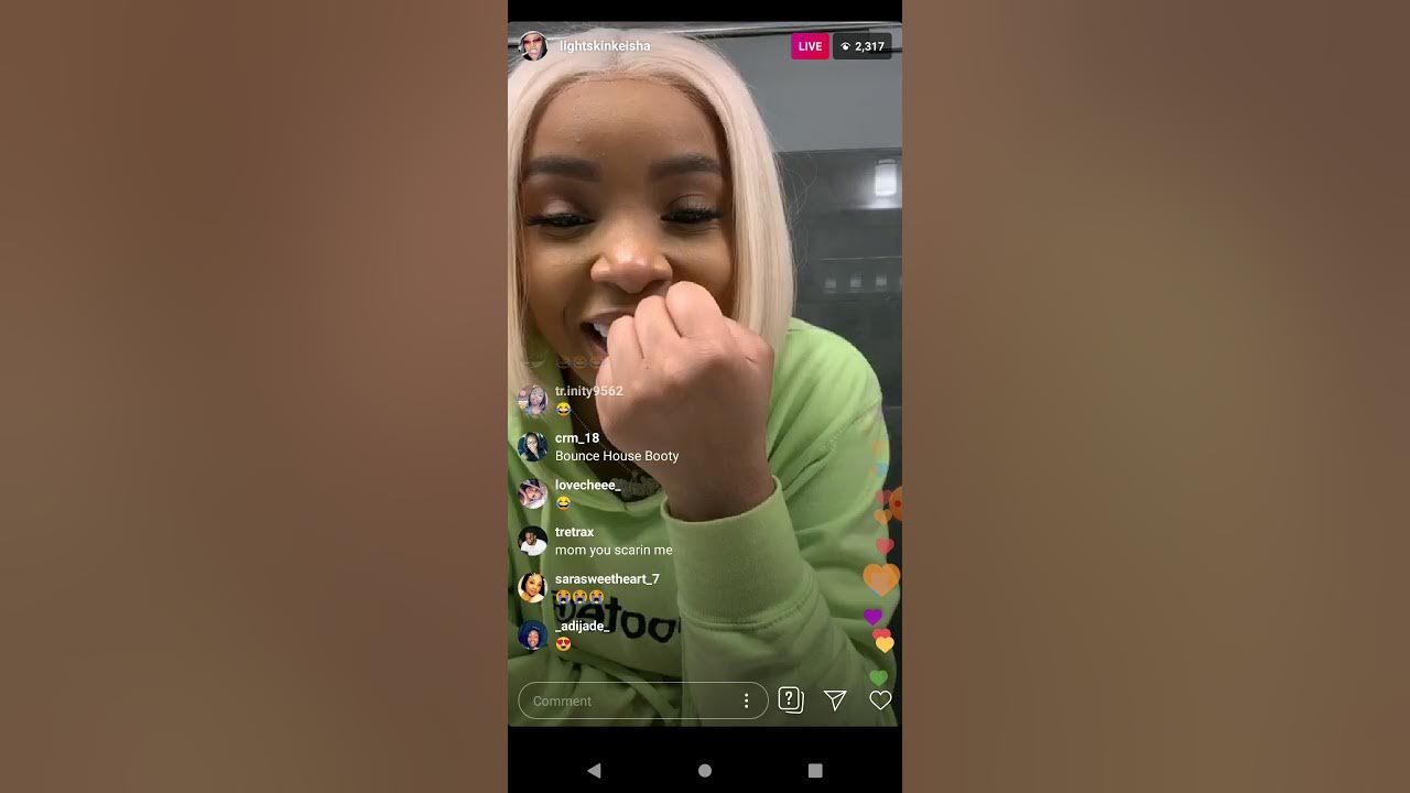 LightskinKeisha twerking on live - YouTube