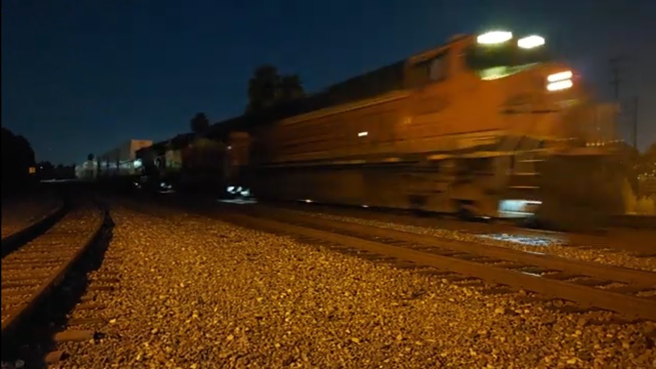BNSF meets BNSF at night - YouTube
