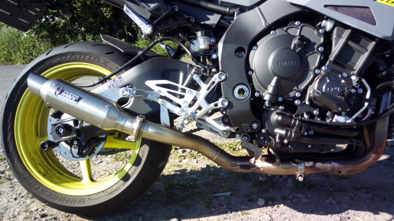 Yamaha MT-10 Mivv decat tube + Mivv M2 slip on - YouTube