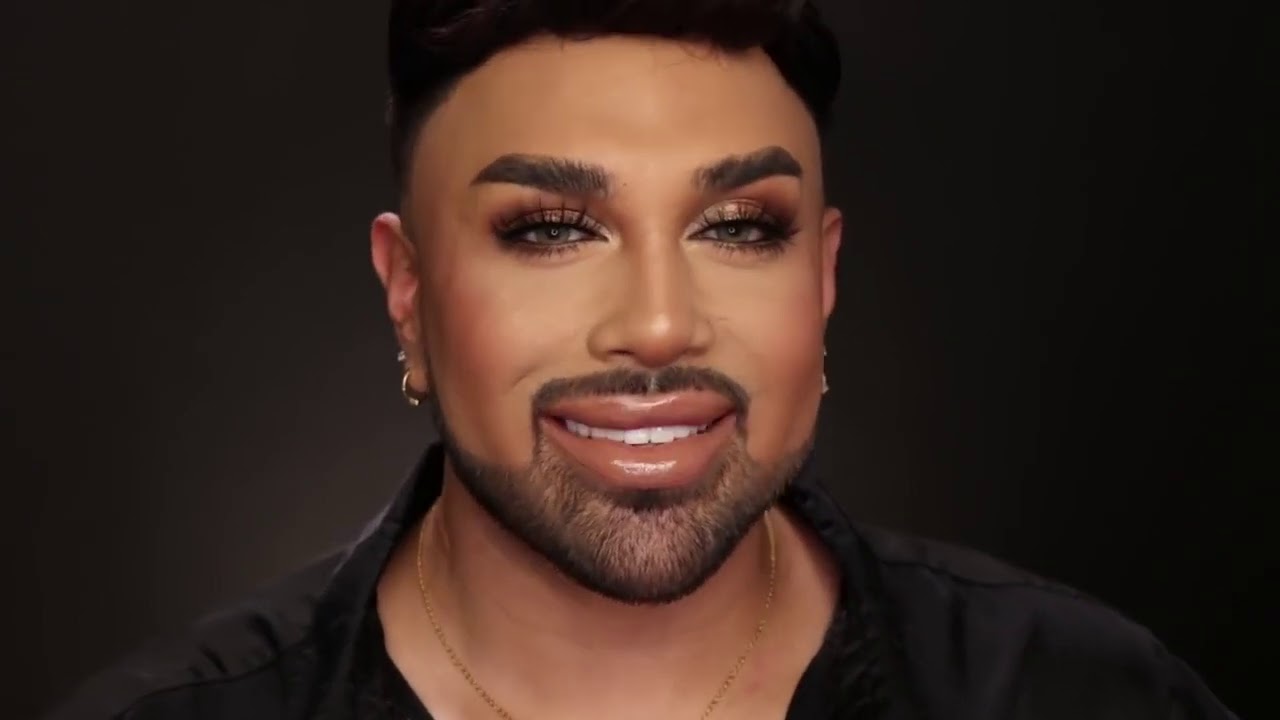 Artist Couture Plush Pout | Cosmetify - YouTube