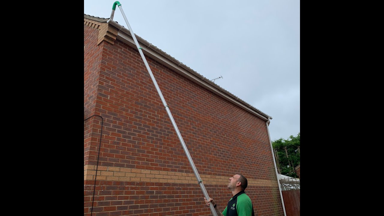A quick and easy gutter vacuum pole set up Gutter Vacuum Systems - Tips ...