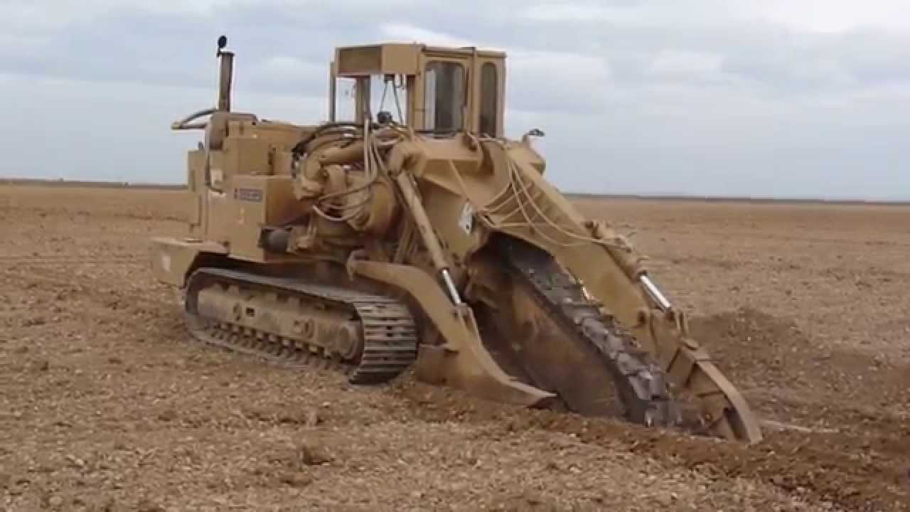 Zanjadora Tesmec 950. Rock Trencher - YouTube