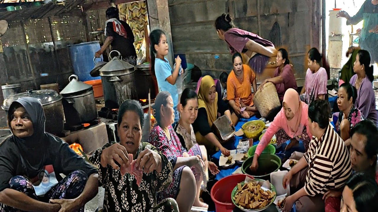 Mantap&kompak‼️Suasana Rewang Hajatan Mantu Di Desa,Suasana Di Dapur ...