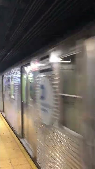 New York City Subway R32 Train Pulling Into 59th St-Columbus Circle Station (Retirement Run Day ...