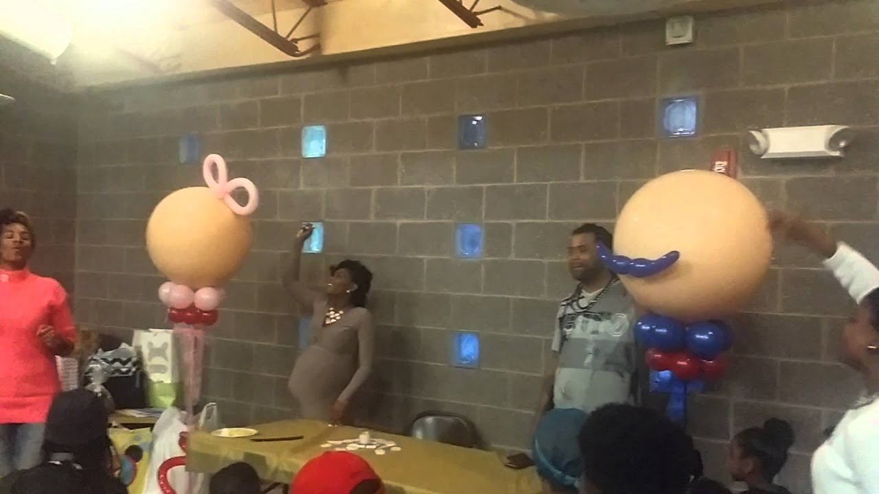 Balloon Zoom Baby Reveal - YouTube