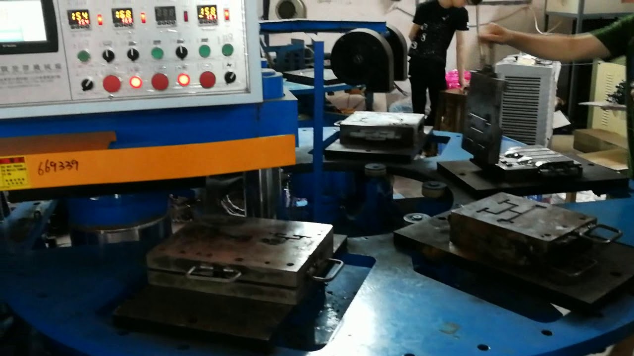 2 colors PVC Strap injection molding machine - YouTube