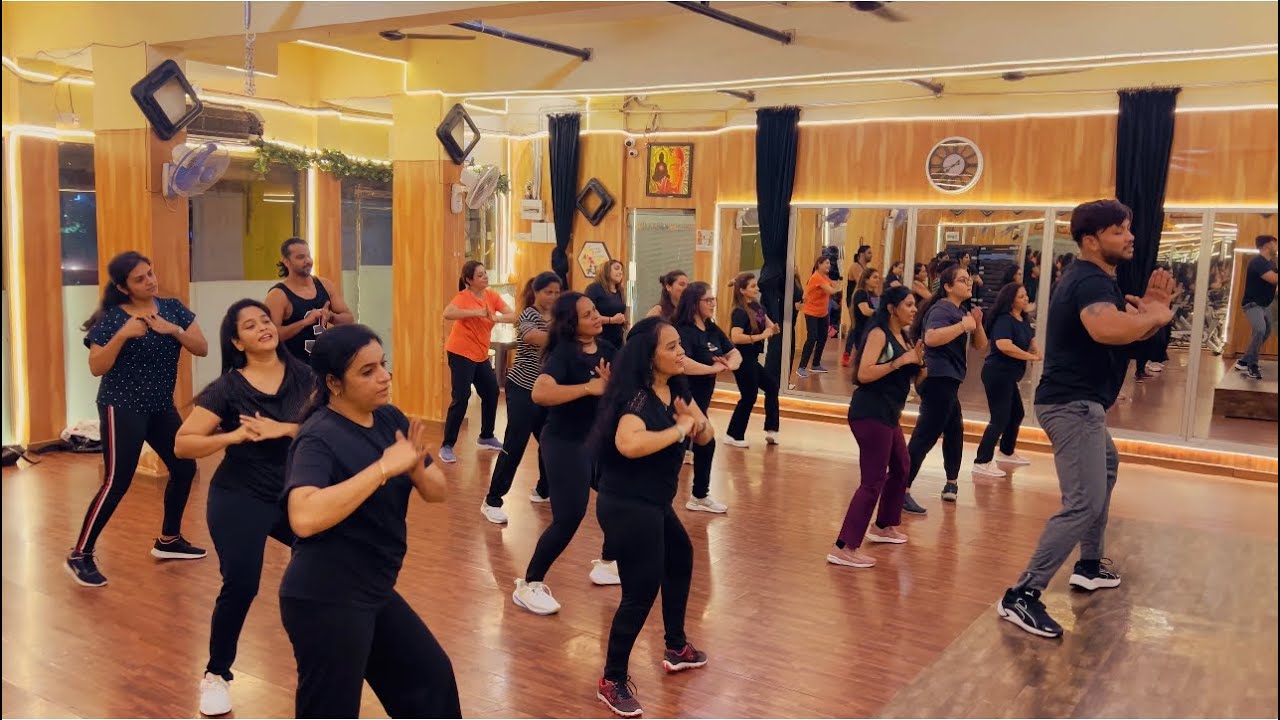Bollywood Fitness Class By Suresh Fitness - YouTube
