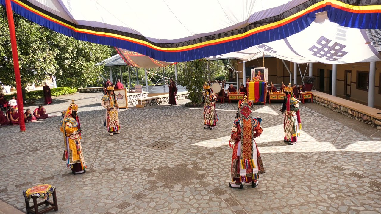 Khandro Denga - The Dance of Five Dakinis - YouTube