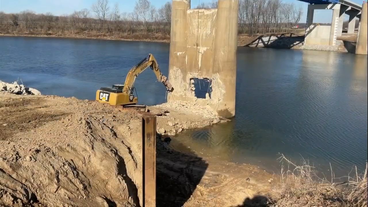 Old Cumberland River Bridge Pier Demolition Coming Up - YouTube