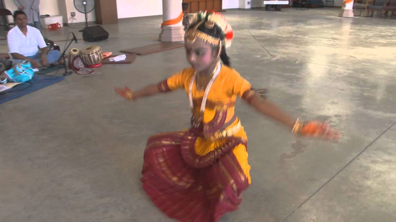 Bharatanatyam dance by Bharatiya Nritya Shaale Students at DFW Hindu ...