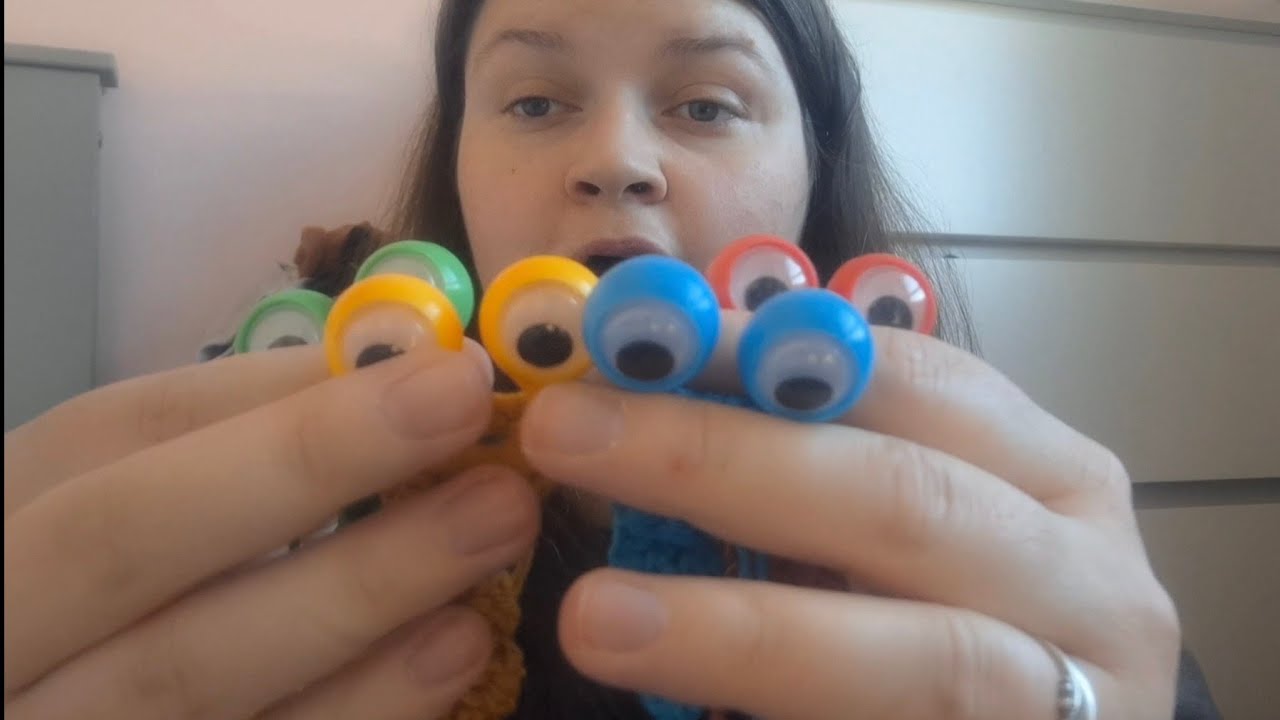 Crochet Vlog| Fidget Worms and Pom Pom Art - YouTube