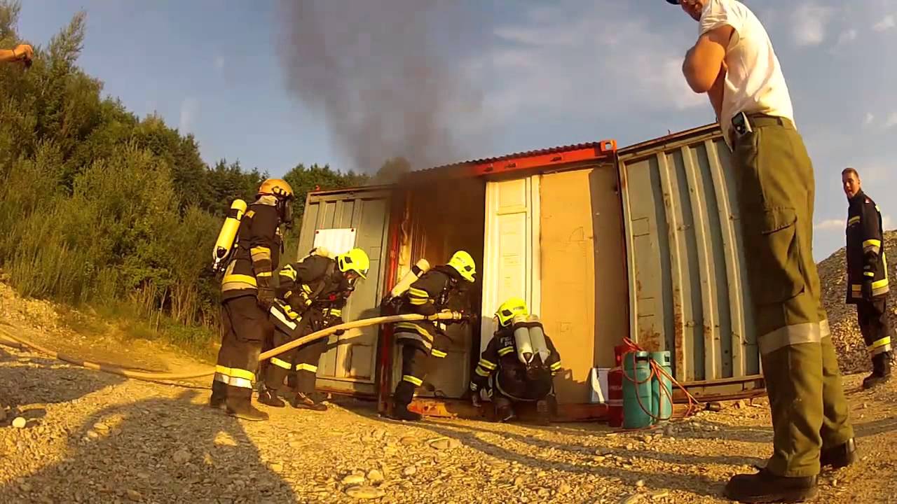 Hot Fire Training im Brandcontainer Redlham - YouTube