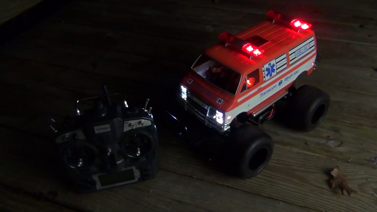 Cannonball Run Ambulance Tamiya Lunchbox (Transcon Medi-Vac) - YouTube