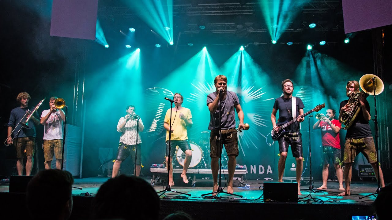La Brass Banda bei der Rad-WM in Innsbruck - YouTube