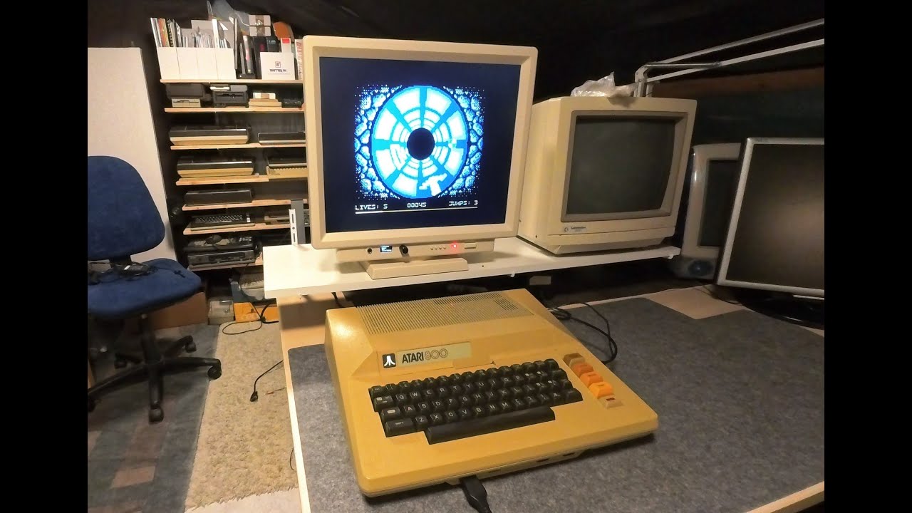 Unboxing des Checkmate Retro Monitors - YouTube