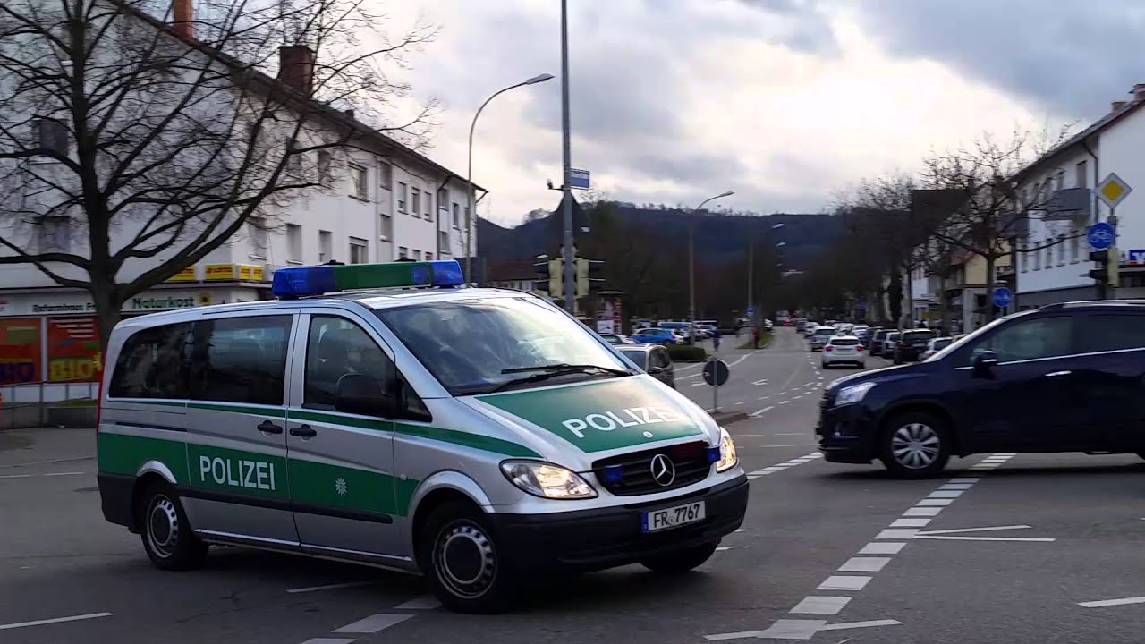 Polizei Einsatzfahrt Freiburg/ Haslach/Weingarten - YouTube