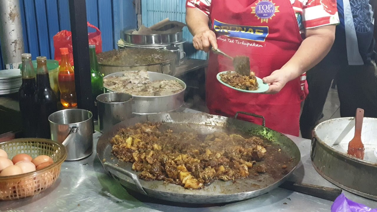 Ko Kue goreng Cah Kokue Pontianak #2 - YouTube