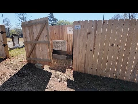 Georgia church faces questions over fence surrounding historic cemetery