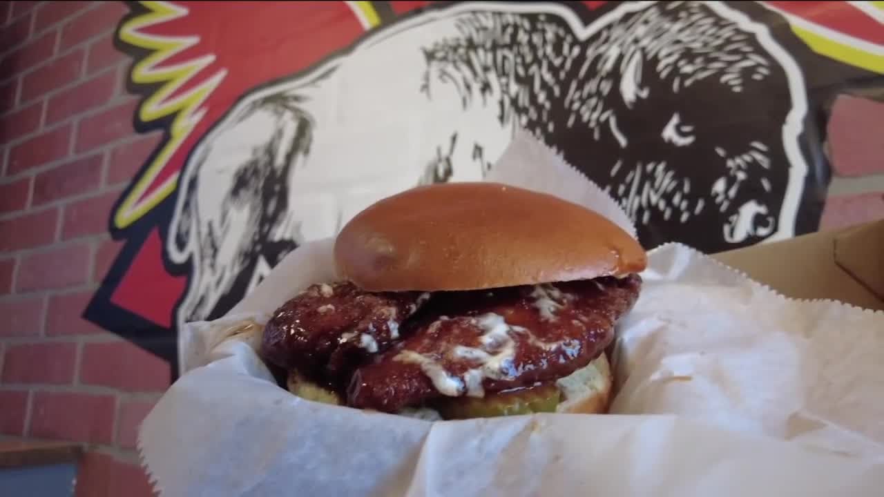 We're Open: Buffalo Boss serves organic and vegetarian chicken wings ...