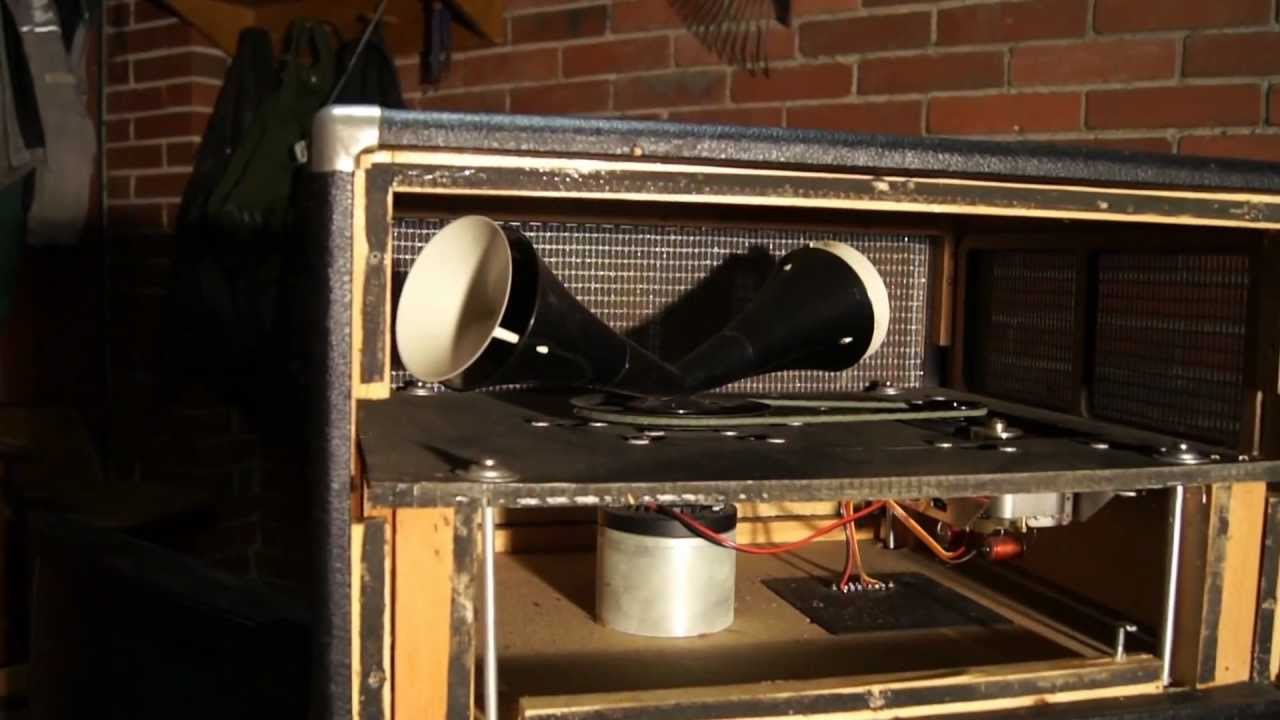 Dynacord DC 200 Rotary Speaker, Leslie Speaker playing Rusko - YouTube