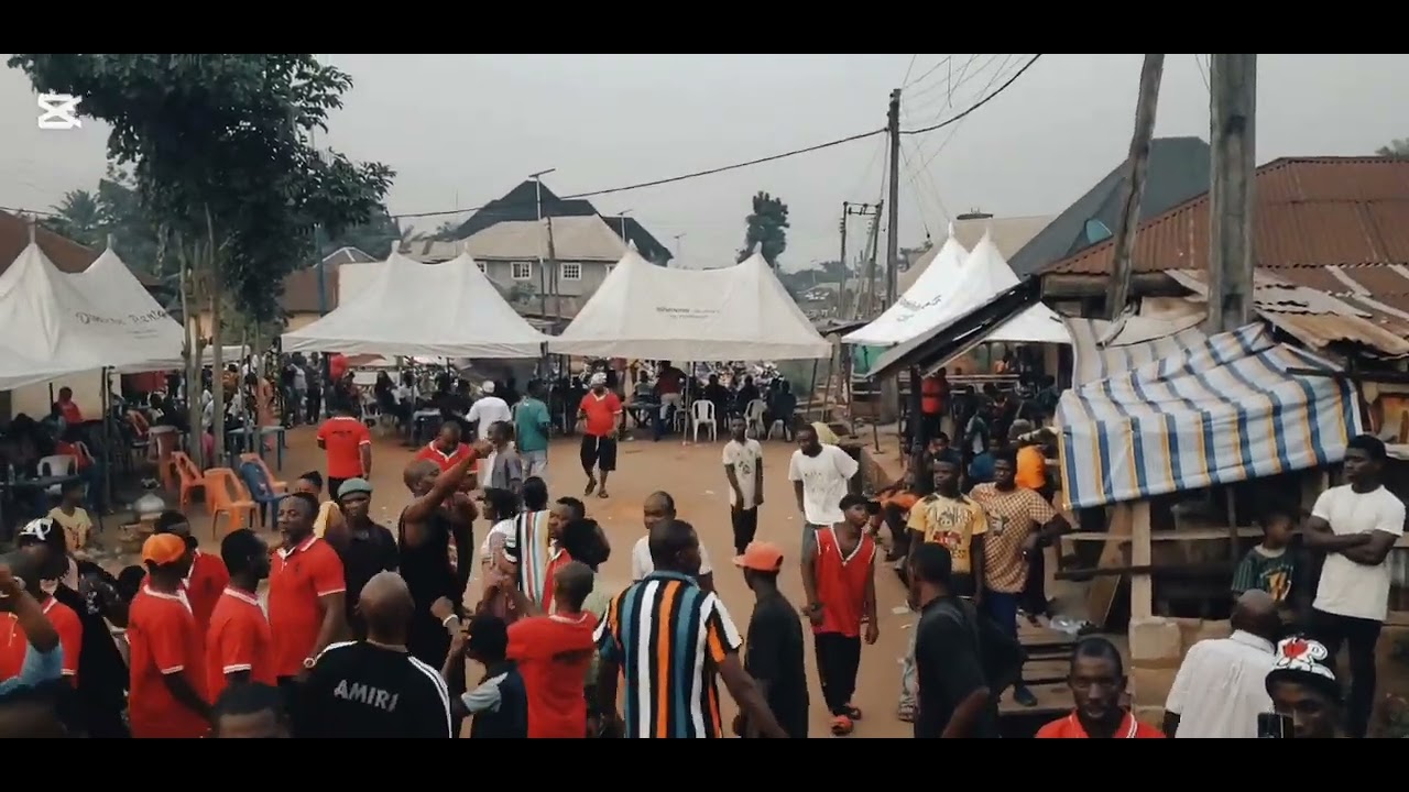 king LUCKY DUBE BBB Live. watch this beautiful performance. crazy world ...