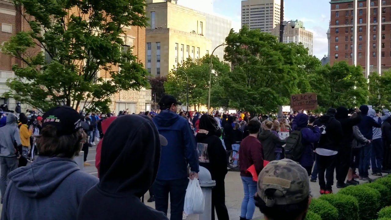 Protest in Buffalo, NY 5/30/20. Before riots started.(2) - YouTube