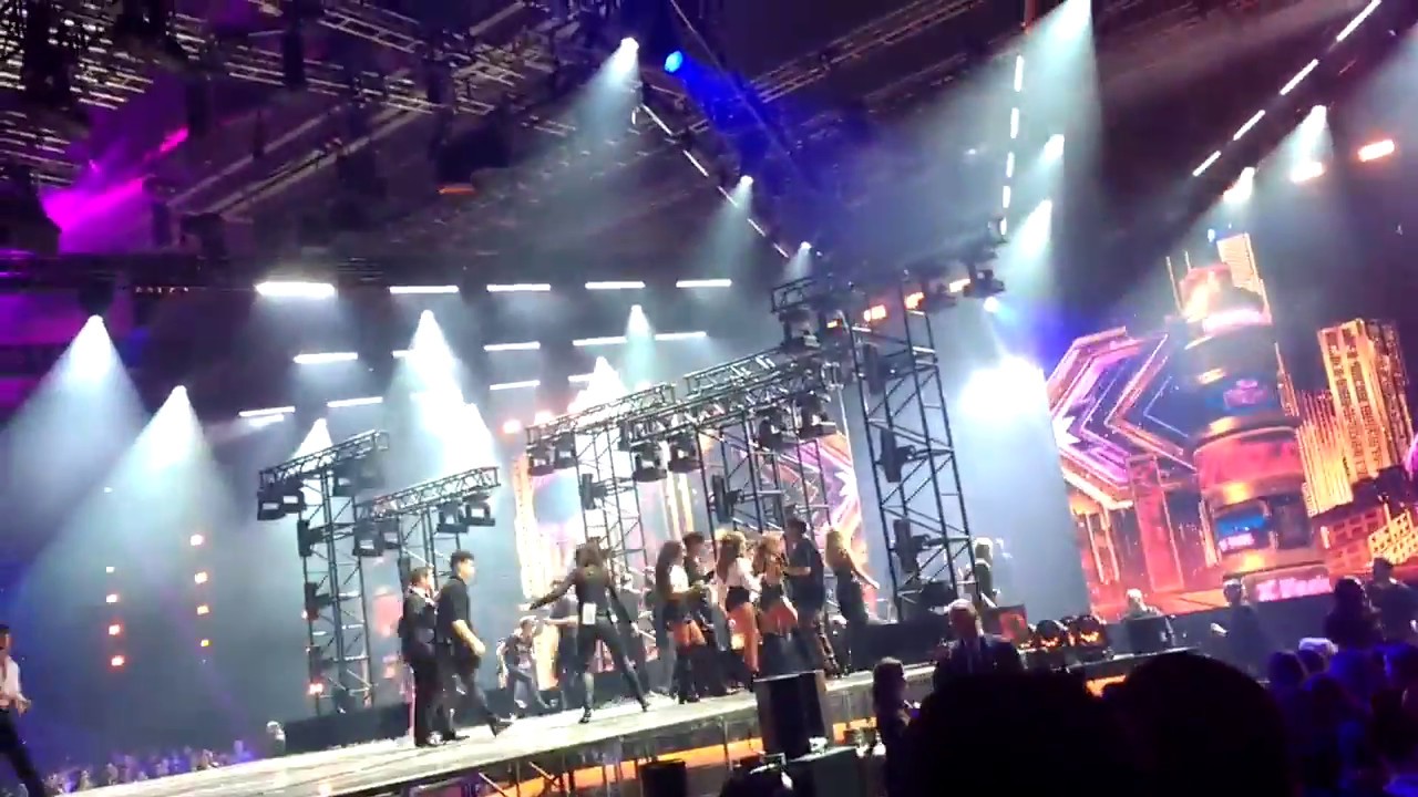 CNCO & Little Mix - Reggaeton Lento Remix live 2018 - YouTube